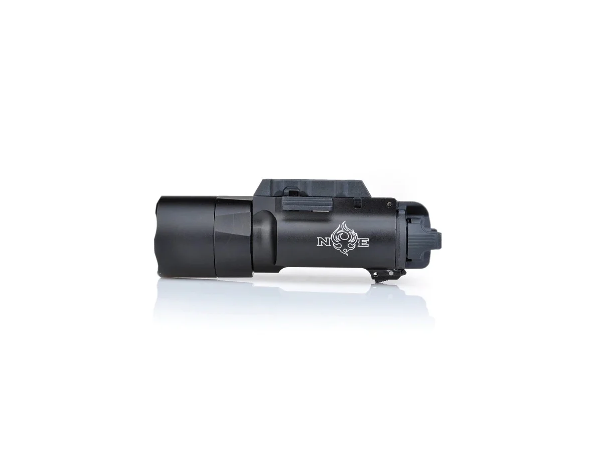 Cumpara Night Evolution lanterna X300U Airsoft la SuperPreturi...